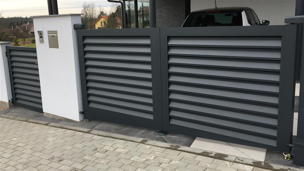 Křídlové brány - Ploty, pletivo, branky, plotové sloupky, vzpěry ...